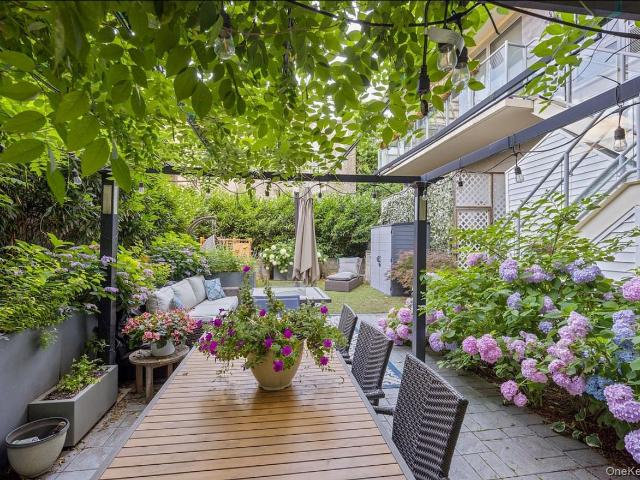 5 49 Borden Avenue 2B