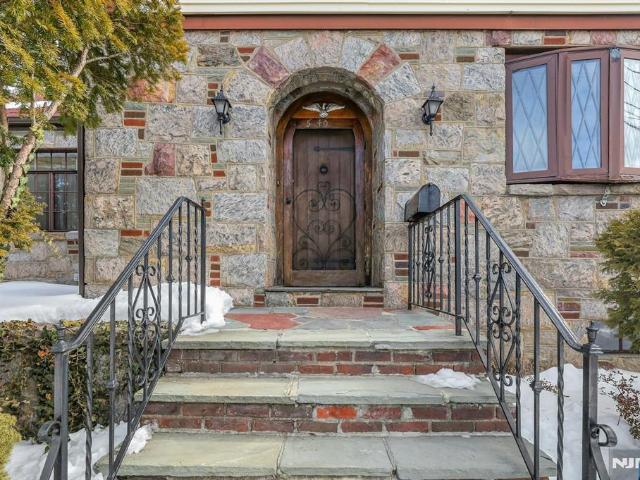 5 40 4th Street