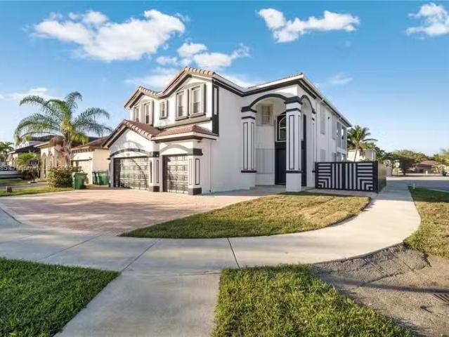 $5,500 5 Bedroom 3 Bathroom House In Miami 15051 Sw 18th Te.