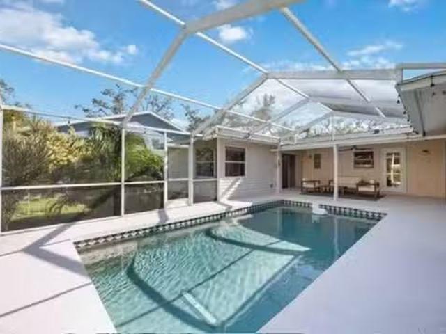 $5,500 3 Bedroom 3 Bathroom House In Sarasota With Great Ame.