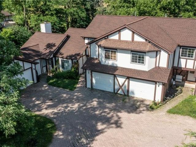 5 8 Gothic Ln, Lockport, NY 14094