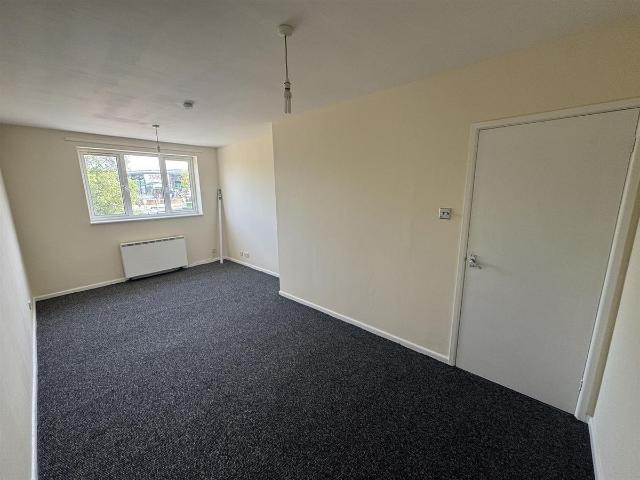 5A Berisford Court, Cinderford GL14, 2 bed flat to rent, £900 pcm | PrimeLocation