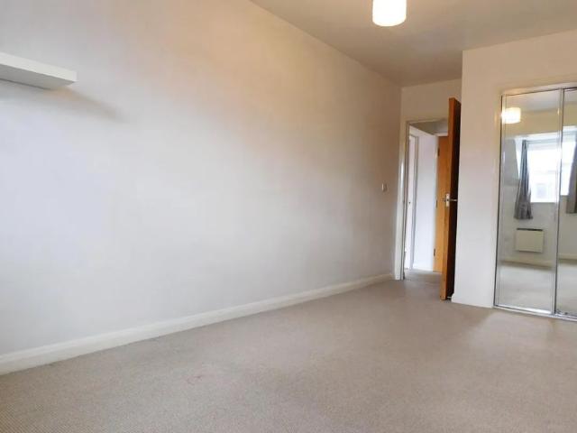 5a Hallfield Road