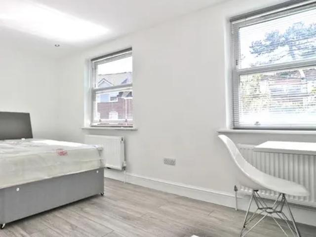 5a Sovereign Close, London, W5 1DE, United Kingdom | 1 bed townhouse for rent #118300920 | Rentberry