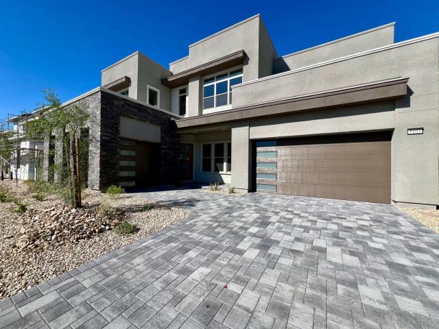 5BD/5.5BA luxury home in Ascension! Pool coming soon! Mountain views!