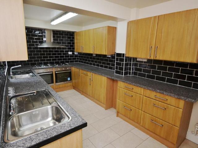 5BED Berridge Road, Sherwood Rise. 5 bed end of terrace house to rent £1,906 pcm £440 pw