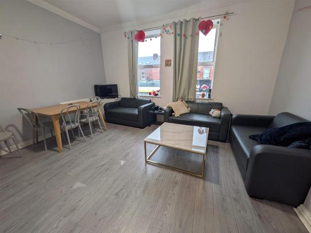5Bed, Withington, Manchester M20, 5 bed shared accommodation to rent, £2,492 pcm | PrimeLocation