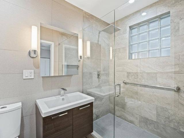 5BR/2BA Renovated Two Level Duplex