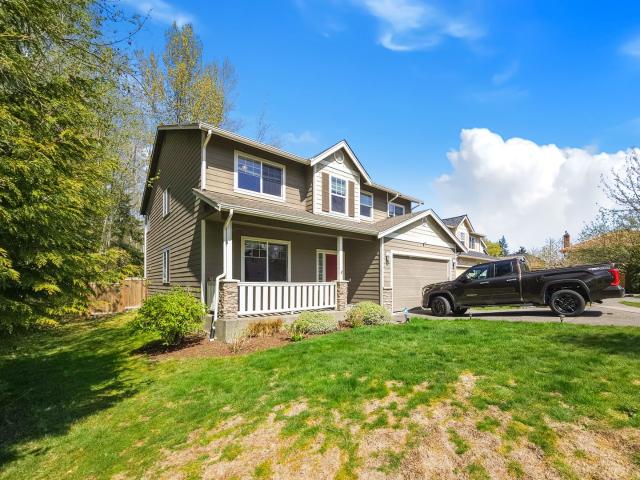 5BR/3BA End Unit with Greenbelt View in Lynnwood