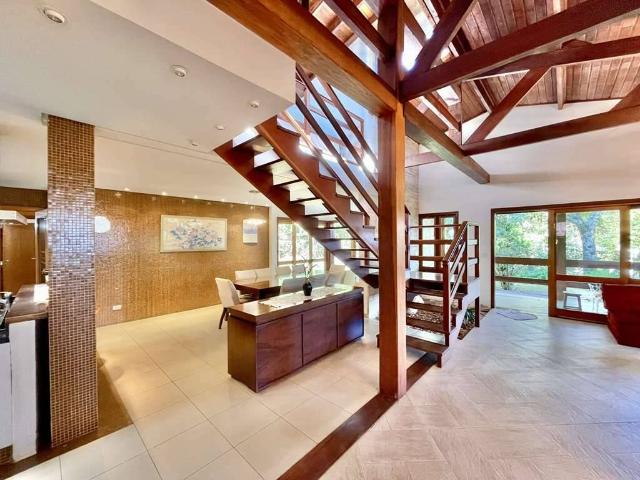 5d / 3sts em 2 lotes, final de rua, SPA, gourmet e linda vista!