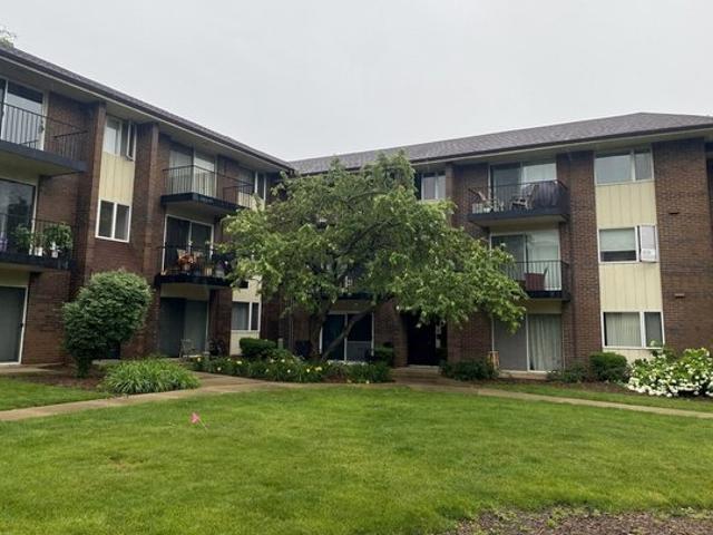 5S100 Pebblewood Ln Apt D10, Naperville, IL 60563