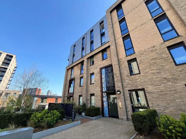 5th Floor Bellows 3 Bedroom. 3 bed apartment to rent £2,055 pcm £474 pw