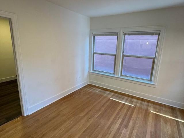 5th & Mercer Apartments 1 Bedroom Apartment for Rent at 605 5th Ave N, Seattle, WA 98109 Lower Queen Anne