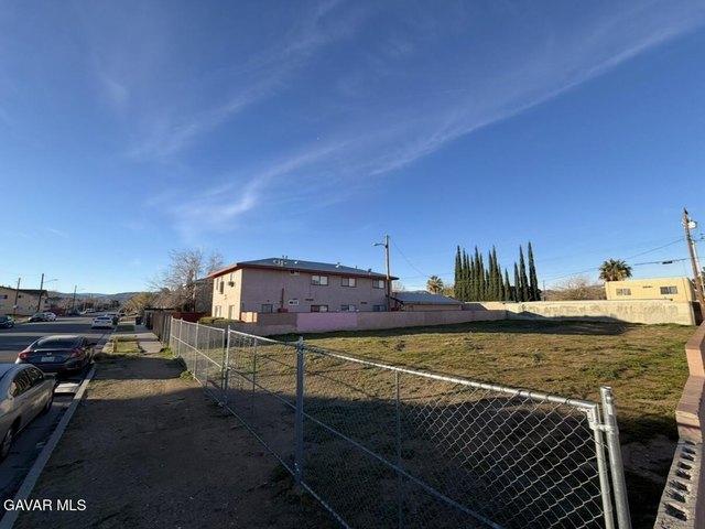 5th St E # Q, Palmdale, CA 93550