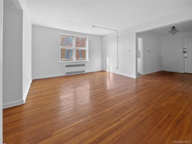 63 61 Yellowstone Boulevard 3E