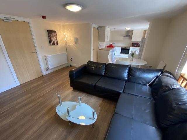 63 65 High Rd, Beeston NG9, 2 bed flat to rent, £1,127 pcm | PrimeLocation