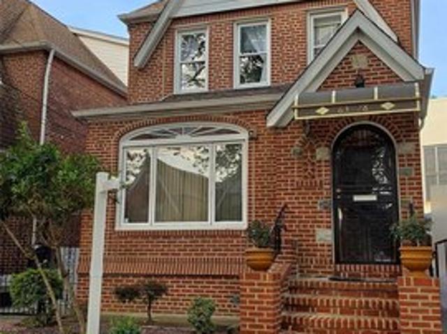 63 28 82nd Pl, Middle Village, NY 11379