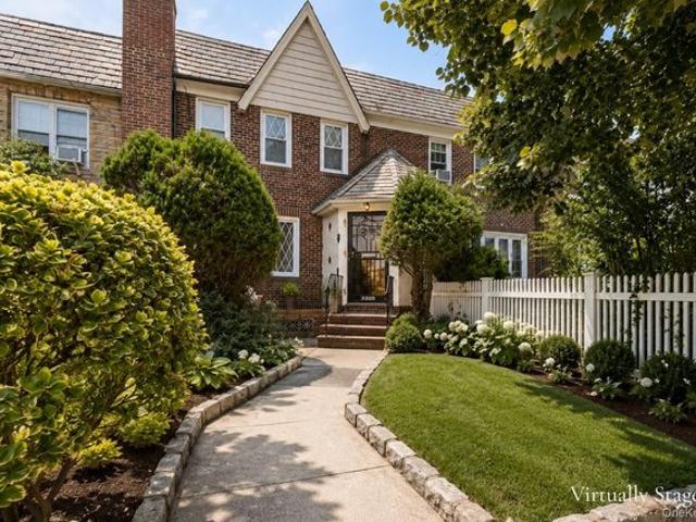 63 34 83rd Pl, Middle Village, NY 11379