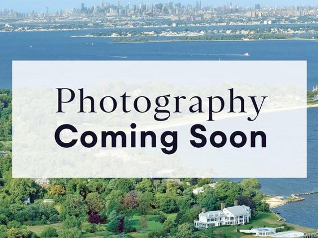 63 Teed St, South Huntington, NY 11746
