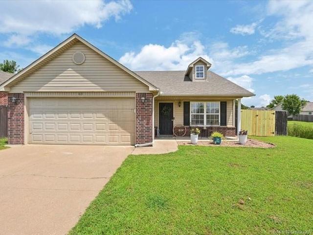 63 W Fairlane Dr, Sapulpa, OK 74066