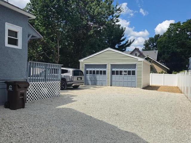 63 W Greenwood Avenue