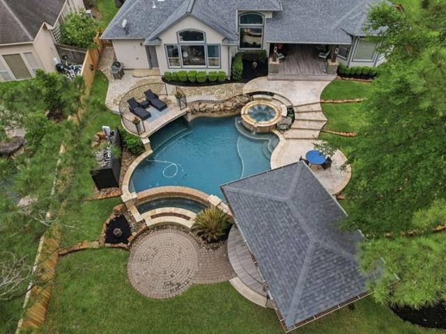 63 W Horizon Ridge Pl, The Woodlands, TX 77381