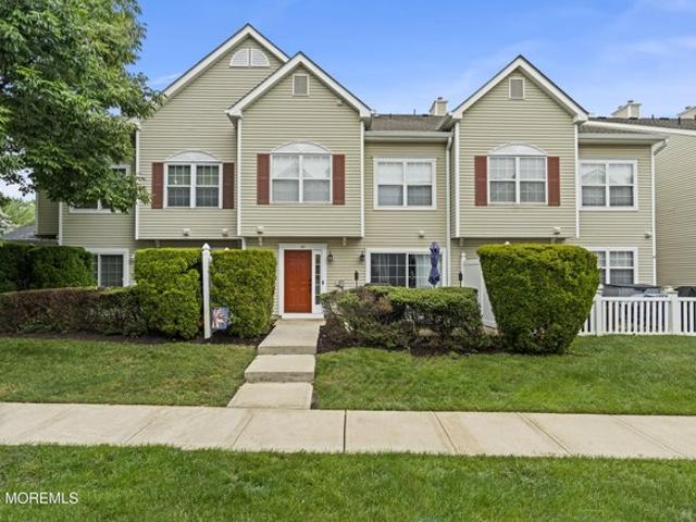 63 Winged Foot Ct, Howell, NJ 07731