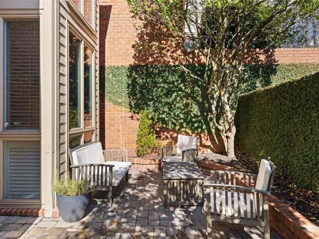 63 Willow Glen