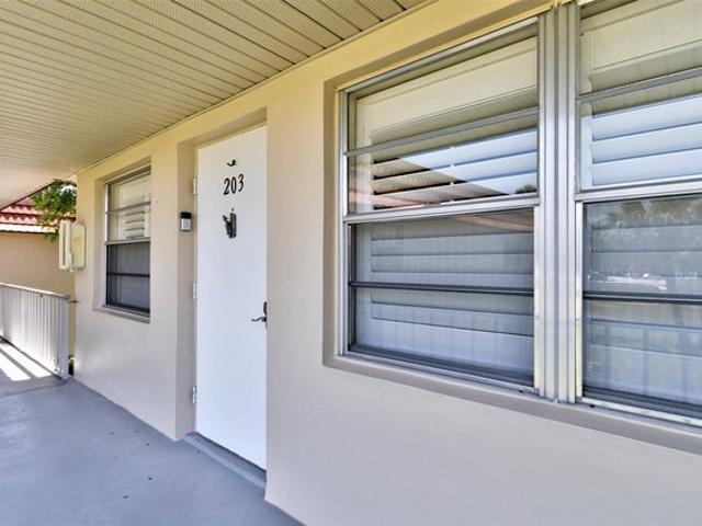 63 Woodland Dr Unit 203/204, Vero Beach, FL 32962