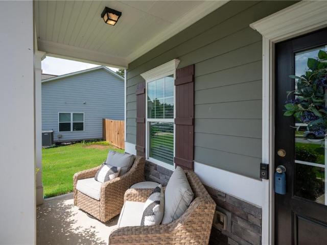 63 Woody Way NW