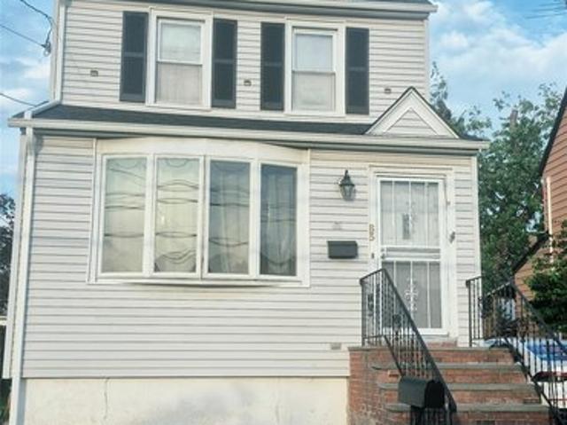 63 Amherst Rd, Valley Stream, NY 11581