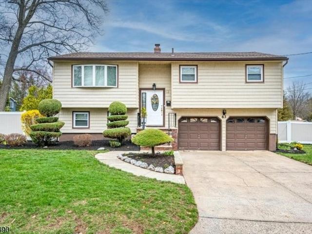 63 Arden St, Franklin Twp, NJ 08873