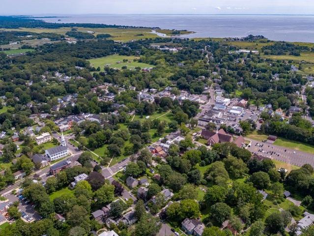 63 Broad St, Guilford, CT 06437