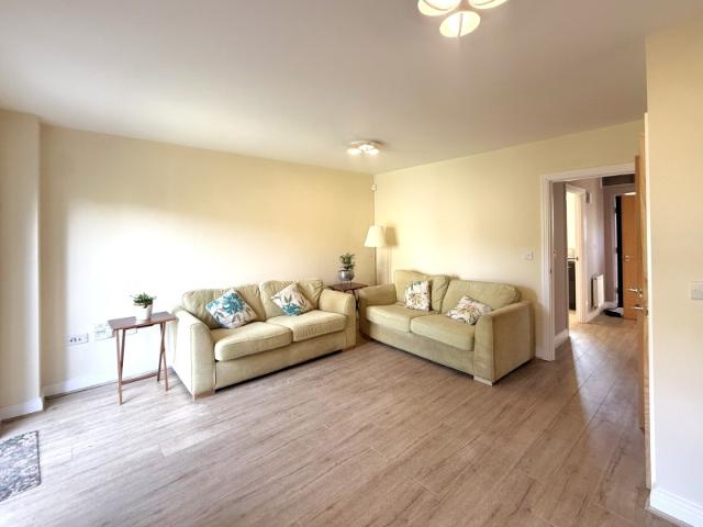 63 Brookwood Farm Drive, Woking 4 bedrooms Property for lettings Seymours