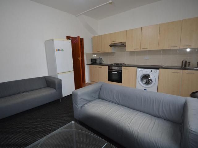 63 Brudenell Grove, Leeds LS6 3 bed house to rent £1,495 pcm £345 pw