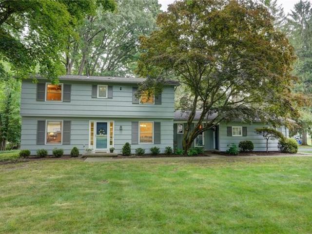 63 Callingham Rd, Pittsford, NY 14534
