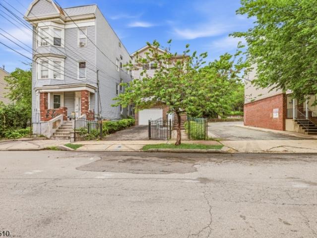 63 Chadwick Ave