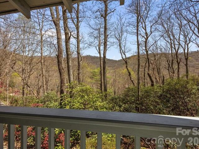 63 Chestnut Forest Rd, Fairview, NC 28730