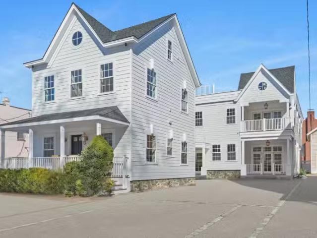 63 Church St #1F, Greenwich, CT 06830