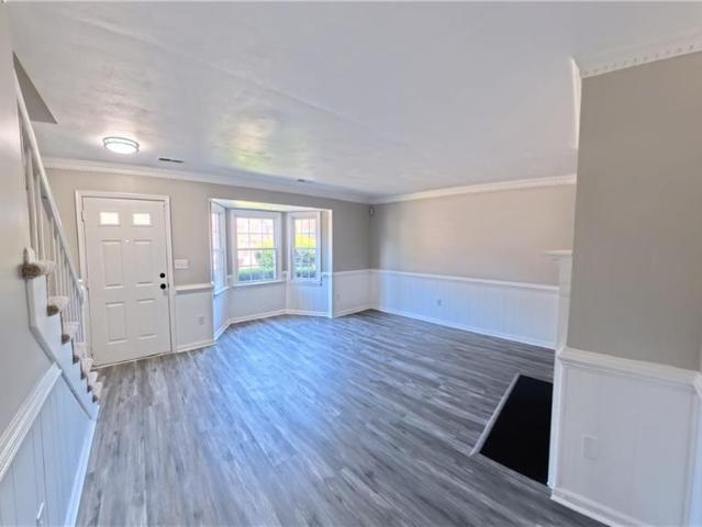 63 Colonial WAY