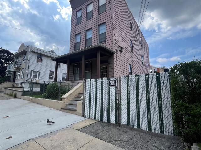 63 Crescent Place