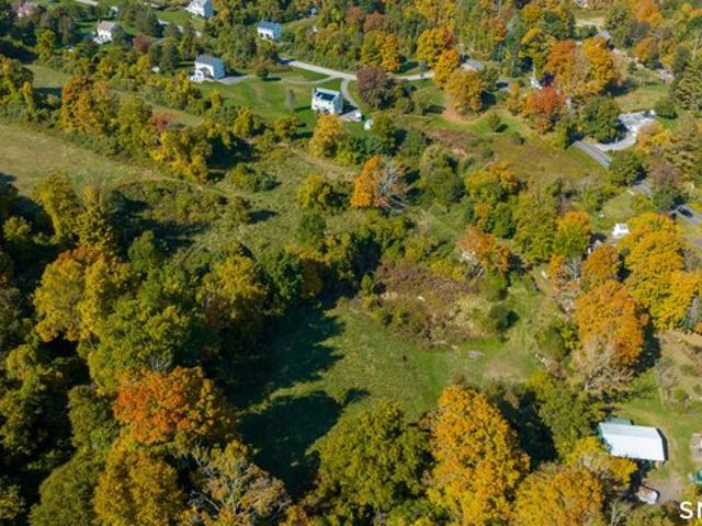 63 Currituck Rd, Newtown, CT 06470