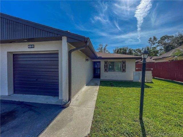 63 Douglas St, Homosassa, FL 34446