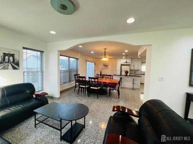 63 E Jefferson Boulevard