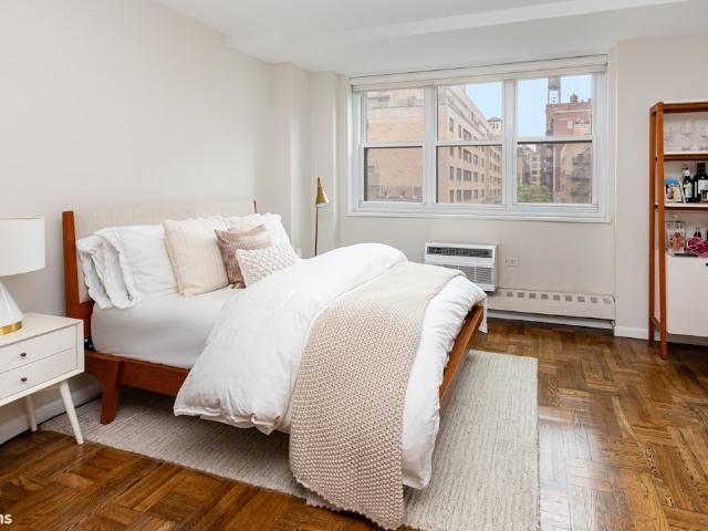 63 E 9TH Street 8B