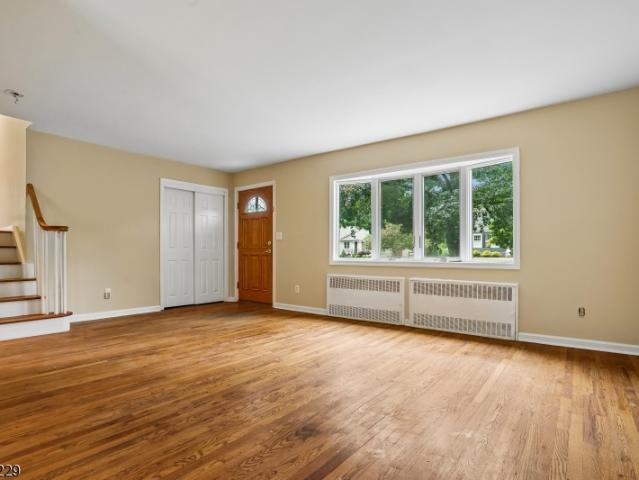 63 Edgewood Dr