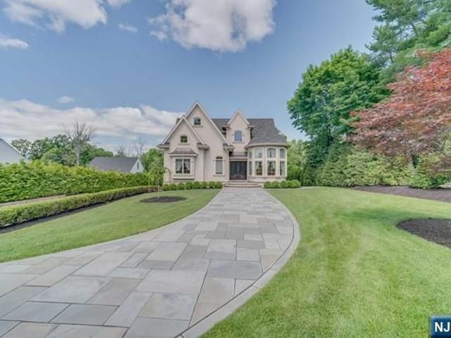 63 Grandview Ave, North Caldwell, NJ