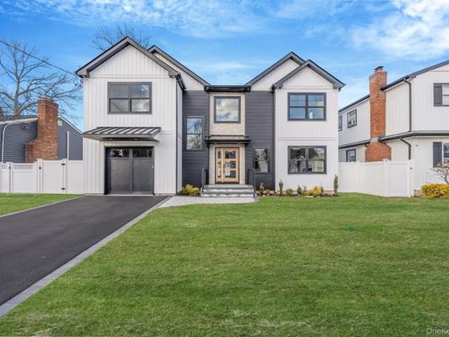 63 Harmony Dr, Massapequa Park, NY 11762