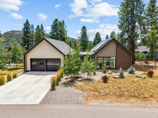 63 Hay Barn Rd, Durango, CO 81301