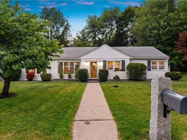 63 Heroux Blvd, Cumberland, RI 02864